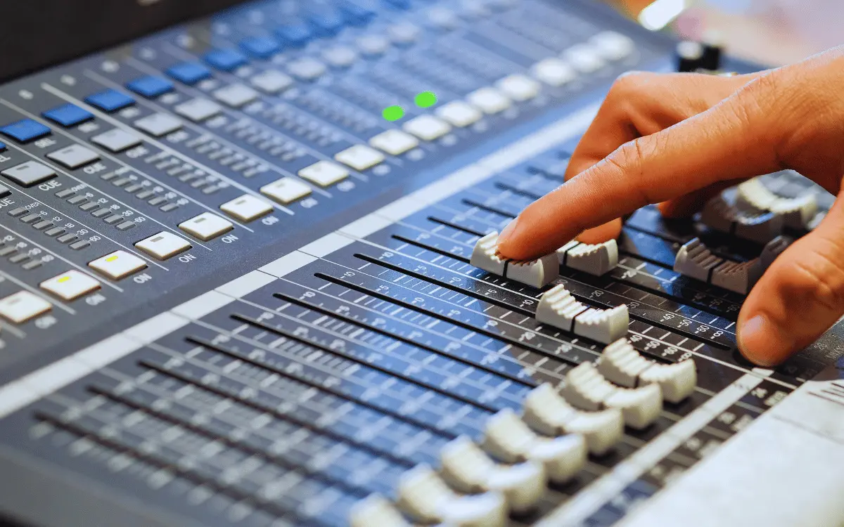 Navigating the World of Audio Engineering Internships